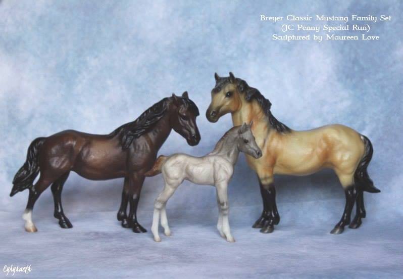Breyer Mustang Family | BreyerHorseRef
