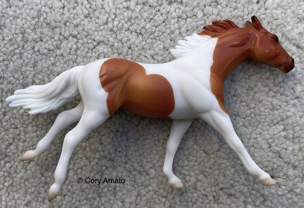 SM Thoroughbred: Chestnut Pinto - Deluxe Horse Collection | BreyerHorseRef