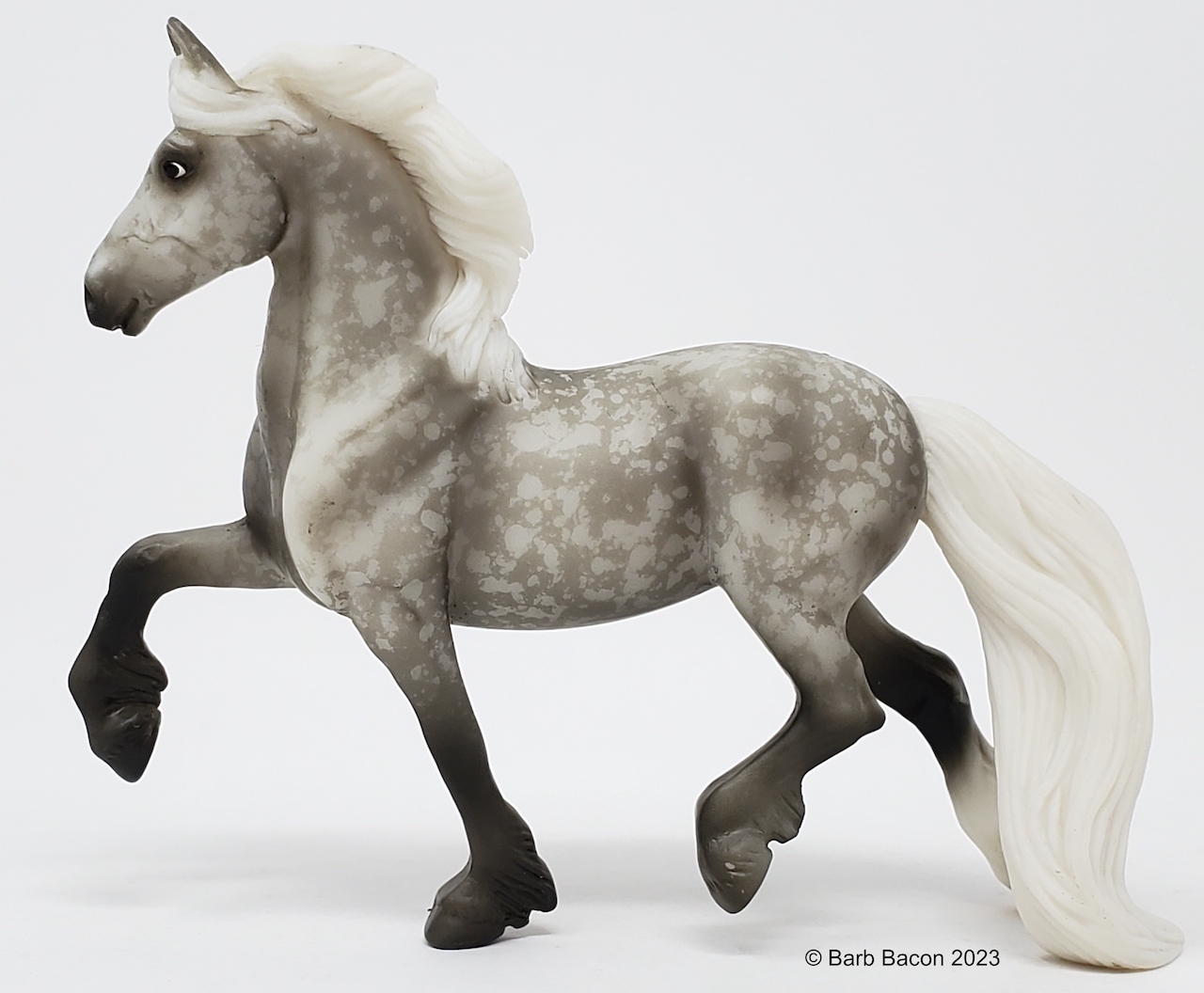 Stablemates Gift Collection - Dapple Grey Cob | BreyerHorseRef