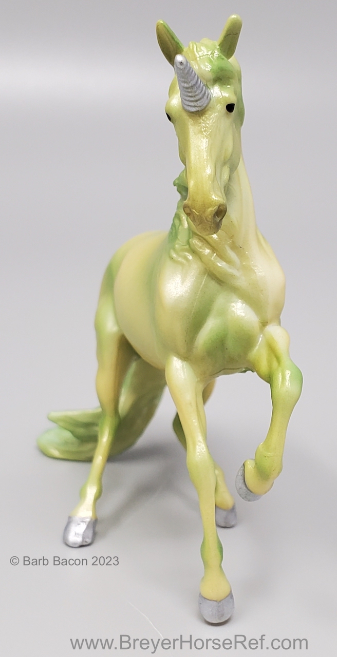 SM Alborozo Unicorn: Green - Unicorn Treasures 'Peridot' | BreyerHorseRef