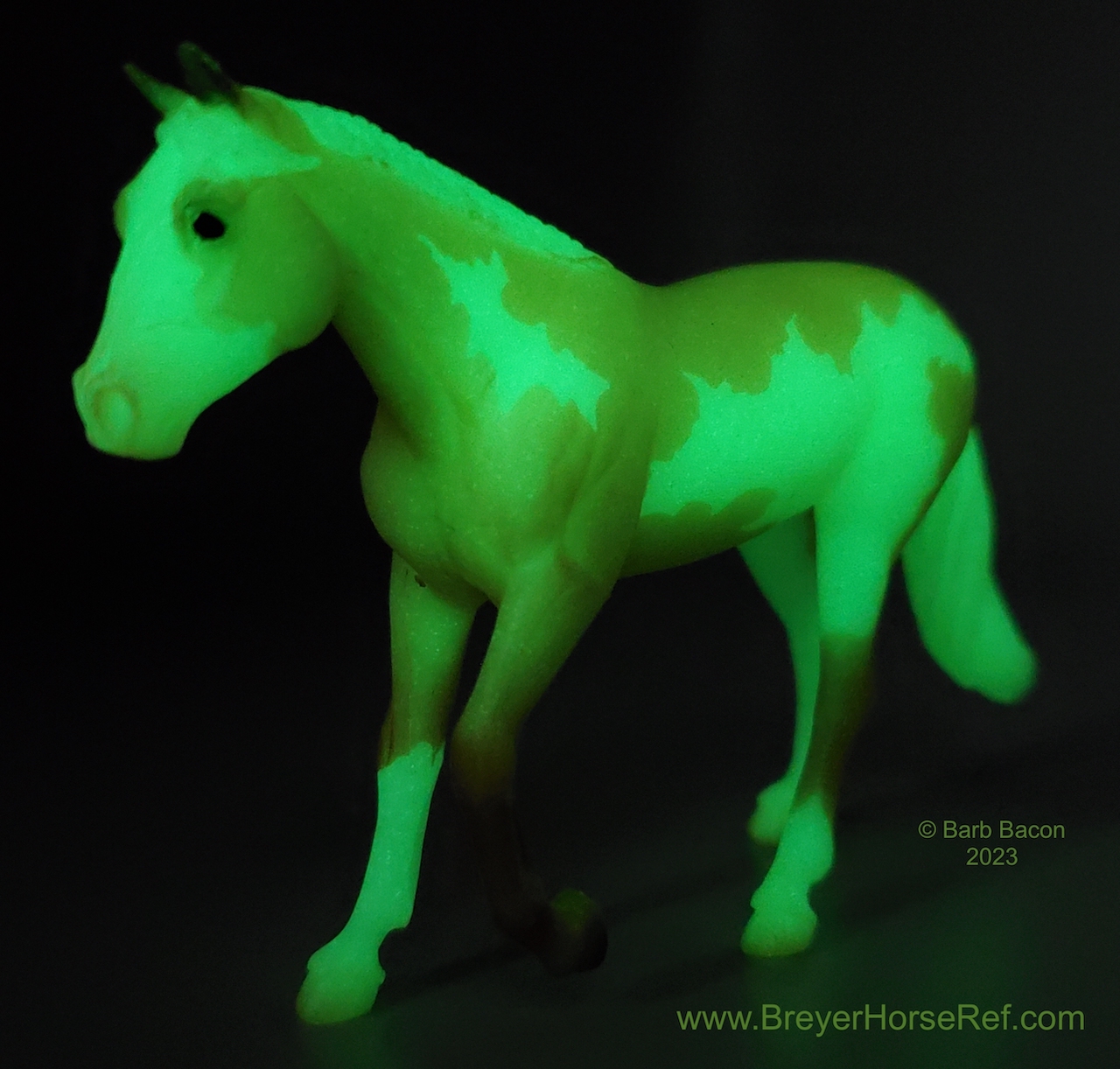 Magical Glow in the Dark 4 Horse Set | BreyerHorseRef