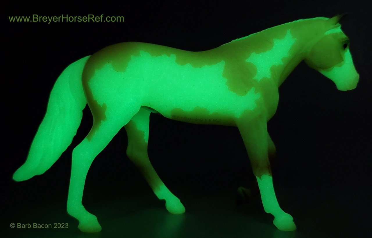 Magical Glow in the Dark 4 Horse Set | BreyerHorseRef