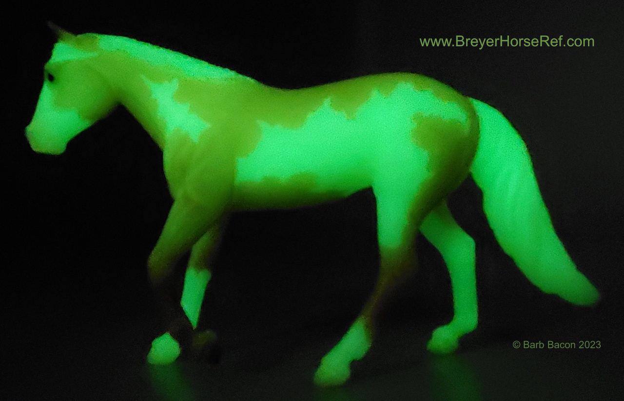 Magical Glow in the Dark 4 Horse Set | BreyerHorseRef